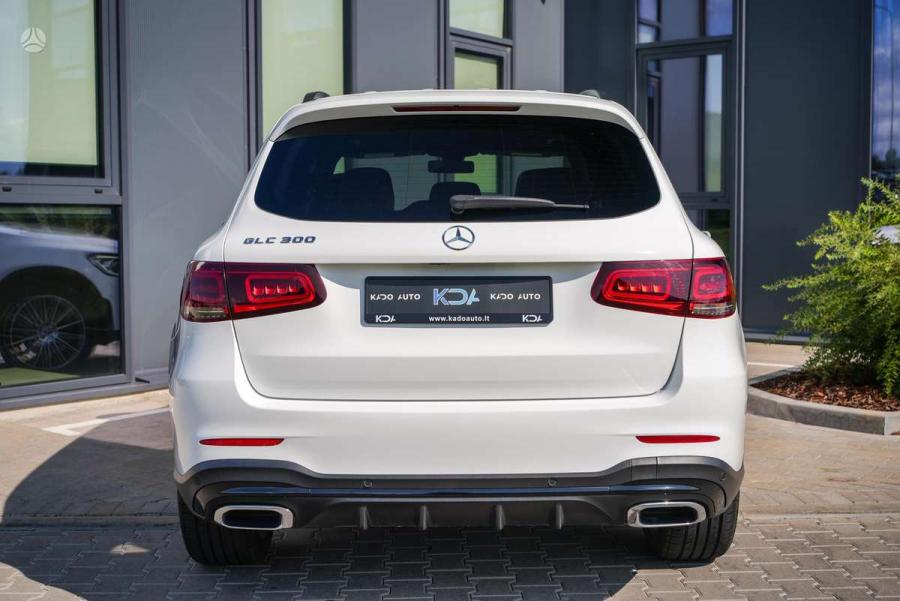 Balts Mercedes-Benz GLC 300 2021 Kauņa, ar dzinēja tilpumu 2.00 L un nobraukumu 106 tūkst. km par 29950 €, foto 13 vietnē AUTOMOTO.COM.LV