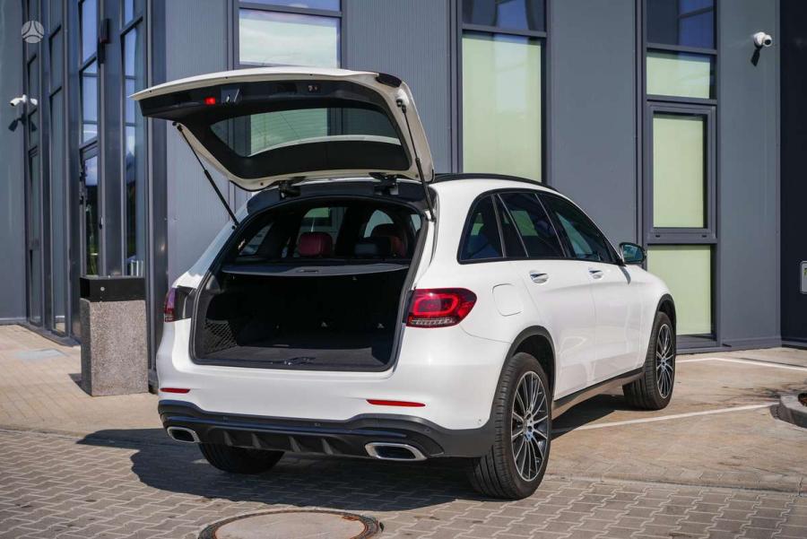 Balts Mercedes-Benz GLC 300 2021 Kauņa, ar dzinēja tilpumu 2.00 L un nobraukumu 106 tūkst. km par 29950 €, foto 15 vietnē AUTOMOTO.COM.LV