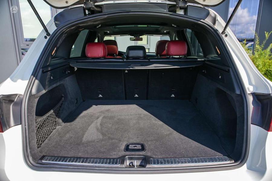 Balts Mercedes-Benz GLC 300 2021 Kauņa, ar dzinēja tilpumu 2.00 L un nobraukumu 106 tūkst. km par 29950 €, foto 16 vietnē AUTOMOTO.COM.LV