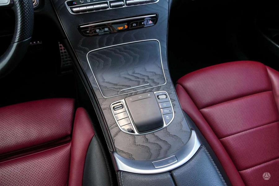 Balts Mercedes-Benz GLC 300 2021 Kauņa, ar dzinēja tilpumu 2.00 L un nobraukumu 106 tūkst. km par 29950 €, foto 23 vietnē AUTOMOTO.COM.LV