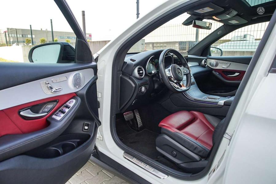 Balts Mercedes-Benz GLC 300 2021 Kauņa, ar dzinēja tilpumu 2.00 L un nobraukumu 106 tūkst. km par 29950 €, foto 24 vietnē AUTOMOTO.COM.LV