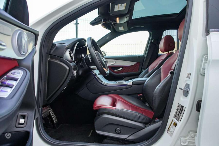 Balts Mercedes-Benz GLC 300 2021 Kauņa, ar dzinēja tilpumu 2.00 L un nobraukumu 106 tūkst. km par 29950 €, foto 25 vietnē AUTOMOTO.COM.LV