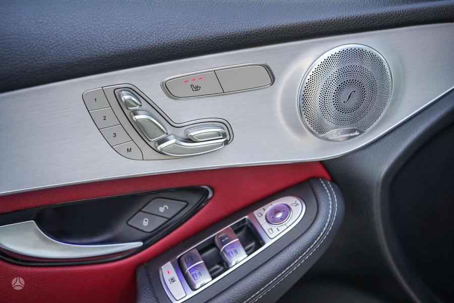 Balts Mercedes-Benz GLC 300 2021 Kauņa, ar dzinēja tilpumu 2.00 L un nobraukumu 106 tūkst. km par 29950 €, foto 31 vietnē AUTOMOTO.COM.LV