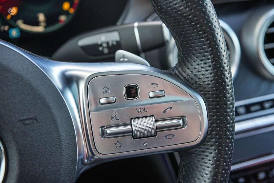 Balts Mercedes-Benz GLC 300 2021 Kauņa, ar dzinēja tilpumu 2.00 L un nobraukumu 106 tūkst. km par 29950 €, foto 33 vietnē AUTOMOTO.COM.LV