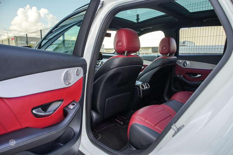 Balts Mercedes-Benz GLC 300 2021 Kauņa, ar dzinēja tilpumu 2.00 L un nobraukumu 106 tūkst. km par 29950 €, foto 36 vietnē AUTOMOTO.COM.LV