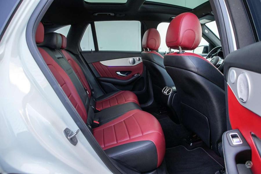 Balts Mercedes-Benz GLC 300 2021 Kauņa, ar dzinēja tilpumu 2.00 L un nobraukumu 106 tūkst. km par 29950 €, foto 39 vietnē AUTOMOTO.COM.LV