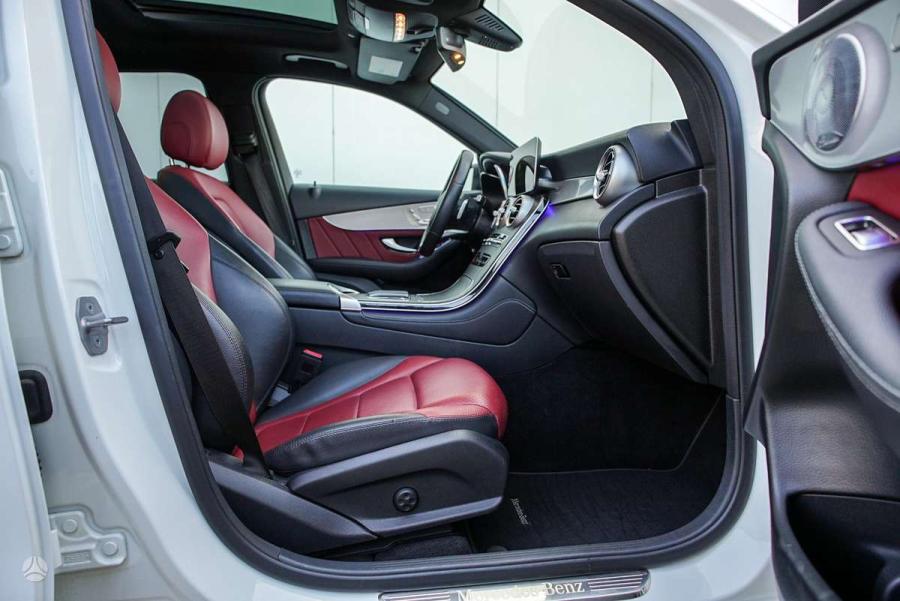 Balts Mercedes-Benz GLC 300 2021 Kauņa, ar dzinēja tilpumu 2.00 L un nobraukumu 106 tūkst. km par 29950 €, foto 41 vietnē AUTOMOTO.COM.LV