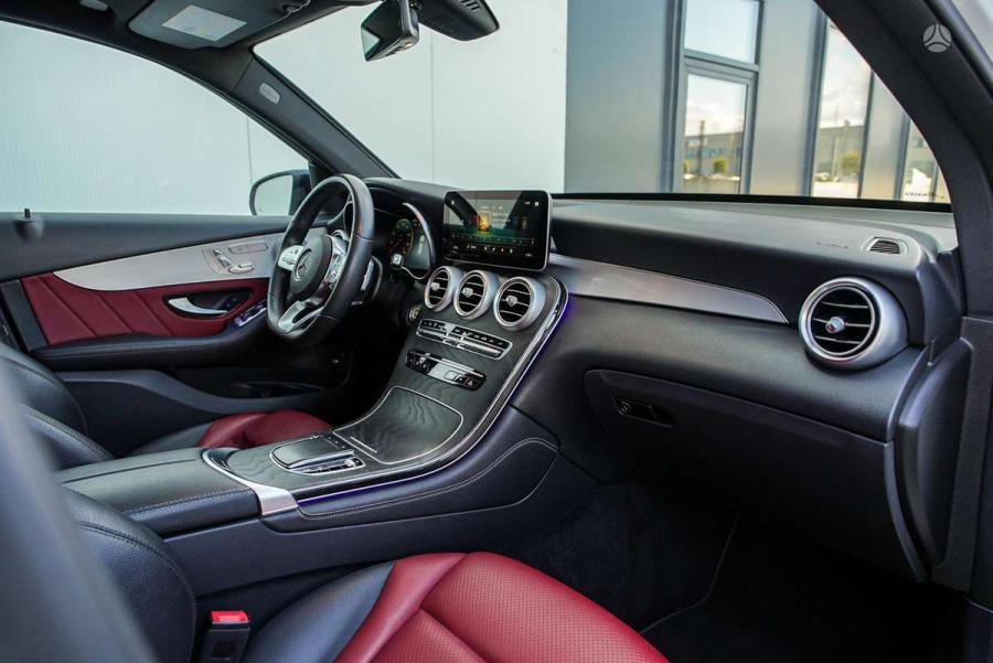 Balts Mercedes-Benz GLC 300 2021 Kauņa, ar dzinēja tilpumu 2.00 L un nobraukumu 106 tūkst. km par 29950 €, foto 42 vietnē AUTOMOTO.COM.LV