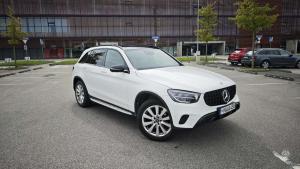 Balts Mercedes-Benz GLC 300 2021 Klaipėda, ar dzinēja tilpumu 1.99 L un nobraukumu 59 tūkst. km par 33999 €, foto  vietnē AUTOMOTO.COM.LV
