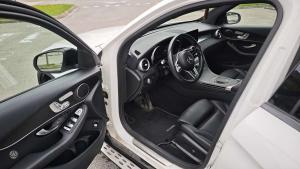 Balts Mercedes-Benz GLC 300 2021 Klaipėda, ar dzinēja tilpumu 1.99 L un nobraukumu 59 tūkst. km par 33999 €, foto 9 vietnē AUTOMOTO.COM.LV