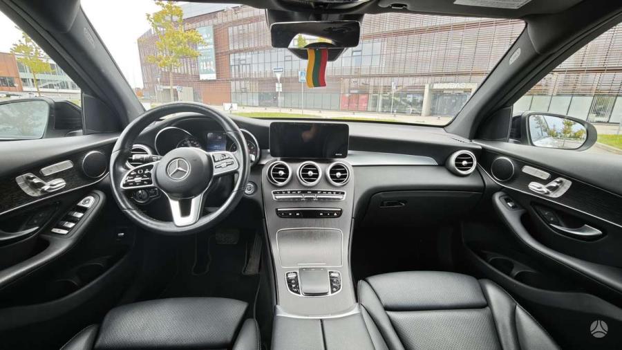 Balts Mercedes-Benz GLC 300 2021 Klaipėda, ar dzinēja tilpumu 1.99 L un nobraukumu 59 tūkst. km par 33999 €, foto 10 vietnē AUTOMOTO.COM.LV