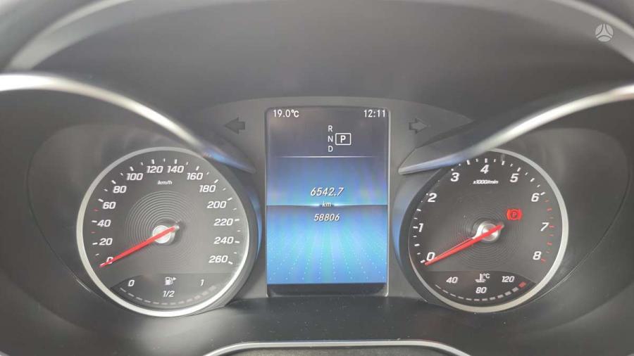 Balts Mercedes-Benz GLC 300 2021 Klaipėda, ar dzinēja tilpumu 1.99 L un nobraukumu 59 tūkst. km par 33999 €, foto 14 vietnē AUTOMOTO.COM.LV