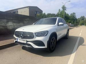 Белый Мерседес GLC 300 2021 в Каунас, объемом двигателя 2.00 л и пробегом 256 тыс. км за 23000 €, фото 3 на AUTOMOTO.COM.LV