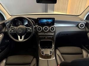 Белый Мерседес GLC 300 2021 в Каунас, объемом двигателя 1.99 л и пробегом 147 тыс. км за 30990 €, фото 17 на AUTOMOTO.COM.LV