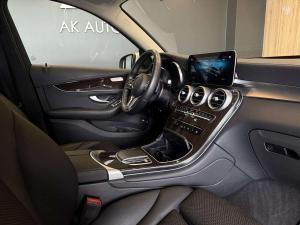 Белый Мерседес GLC 300 2021 в Каунас, объемом двигателя 1.99 л и пробегом 147 тыс. км за 30990 €, фото 18 на AUTOMOTO.COM.LV