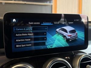 Белый Мерседес GLC 300 2021 в Каунас, объемом двигателя 1.99 л и пробегом 147 тыс. км за 30990 €, фото 25 на AUTOMOTO.COM.LV