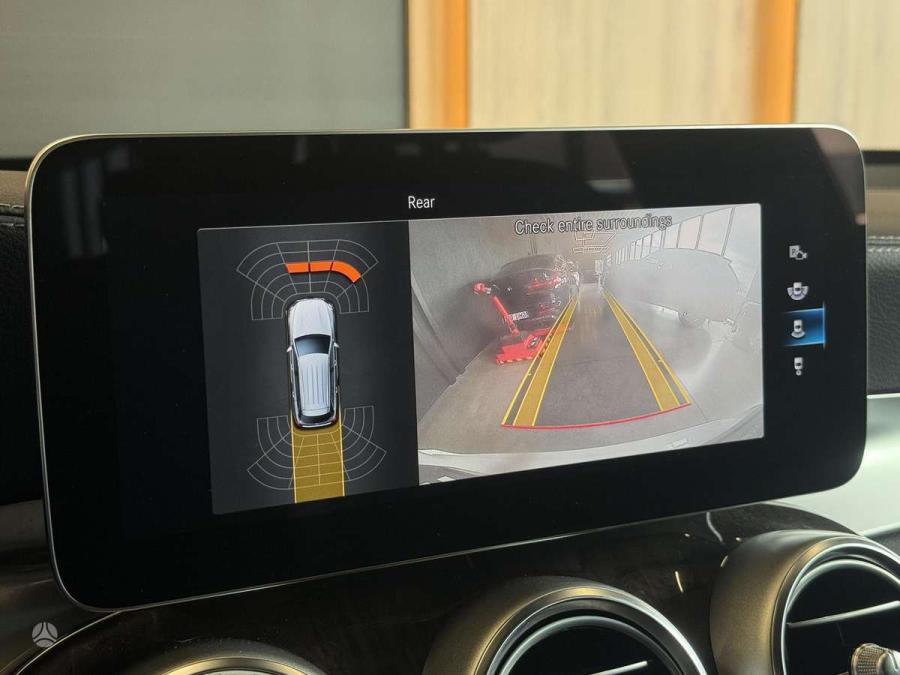 Белый Мерседес GLC 300 2021 в Каунас, объемом двигателя 1.99 л и пробегом 147 тыс. км за 30990 €, фото 33 на AUTOMOTO.COM.LV