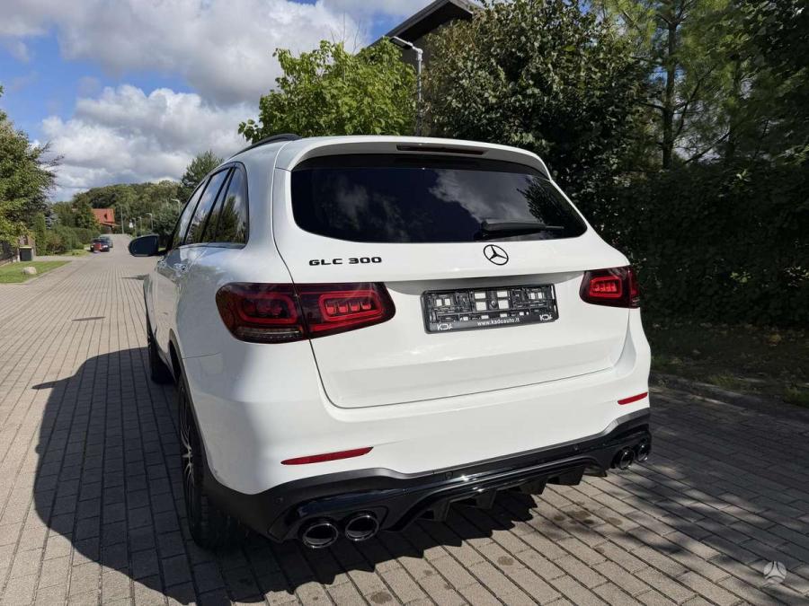 Balts Mercedes-Benz GLC 300 2021 Palanga, ar dzinēja tilpumu 3.00 L un nobraukumu 100 tūkst. km par 32000 €, foto 5 vietnē AUTOMOTO.COM.LV