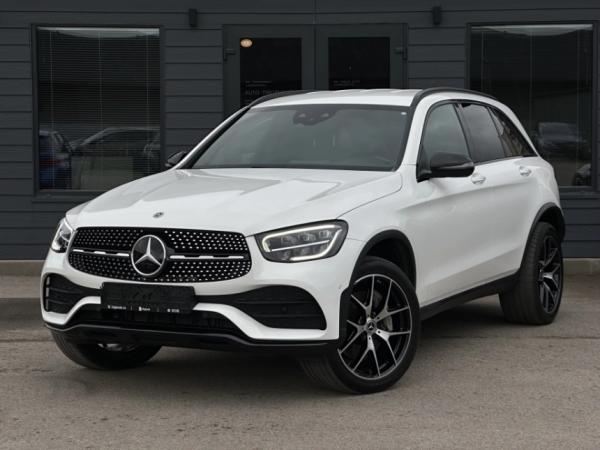 White Mercedes-Benz GLC 300 2022 in Riga, with an engine capacity of 2.00 L and mileage of 138 thousand km for 33850 €, photo 3 on AUTOMOTO.COM.LV