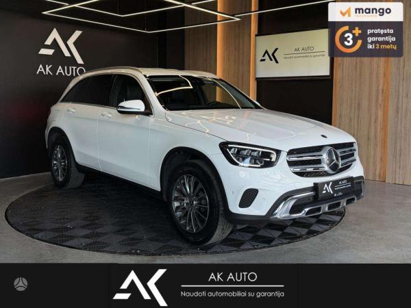 Белый Мерседес GLC 300 2022 в Каунас, объемом двигателя 1.99 л и пробегом 149 тыс. км за 31490 €, фото 1 на AUTOMOTO.COM.LV
