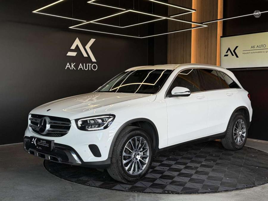 Белый Мерседес GLC 300 2022 в Каунас, объемом двигателя 1.99 л и пробегом 149 тыс. км за 31490 €, фото 7 на AUTOMOTO.COM.LV