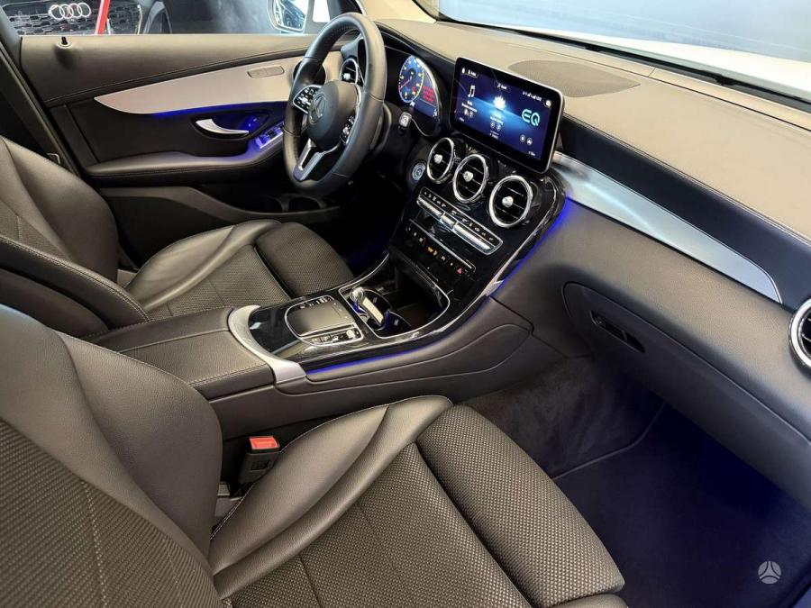 Белый Мерседес GLC 300 2022 в Каунас, объемом двигателя 1.99 л и пробегом 149 тыс. км за 31490 €, фото 17 на AUTOMOTO.COM.LV