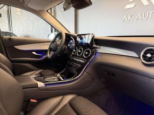 Белый Мерседес GLC 300 2022 в Каунас, объемом двигателя 1.99 л и пробегом 149 тыс. км за 31490 €, фото 18 на AUTOMOTO.COM.LV