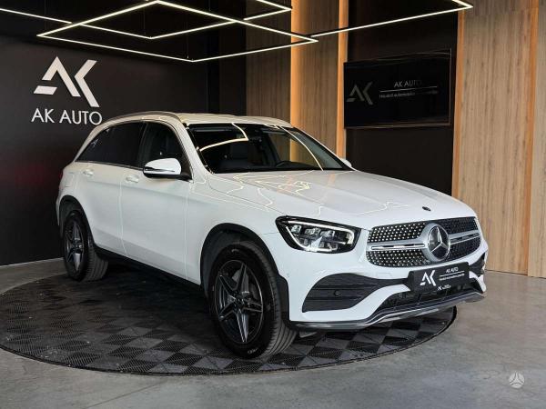 Белый Мерседес GLC 300 2022 в Каунас, объемом двигателя 1.99 л и пробегом 109 тыс. км за 31990 €, фото 2 на AUTOMOTO.COM.LV