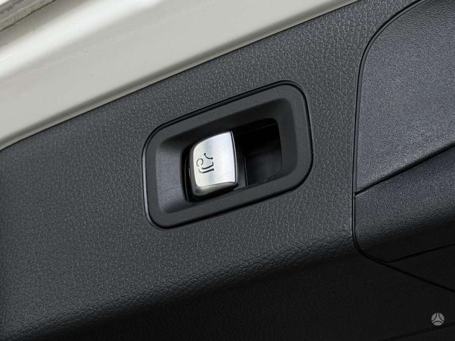 Белый Мерседес GLC 300 2022 в Каунас, объемом двигателя 1.99 л и пробегом 109 тыс. км за 31990 €, фото 27 на AUTOMOTO.COM.LV