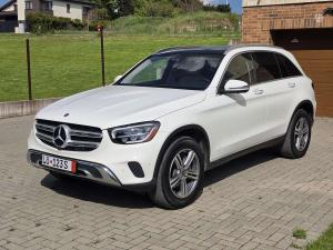 White Mercedes-Benz GLC 300 2022 in Elektrenai, with an engine capacity of 1.99 L and mileage of 45 thousand km for 24800 €, photo  on AUTOMOTO.COM.LV