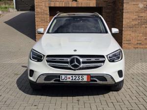 Белый Мерседес GLC 300 2022 в Электренай, объемом двигателя 1.99 л и пробегом 45 тыс. км за 24800 €, фото 3 на AUTOMOTO.COM.LV