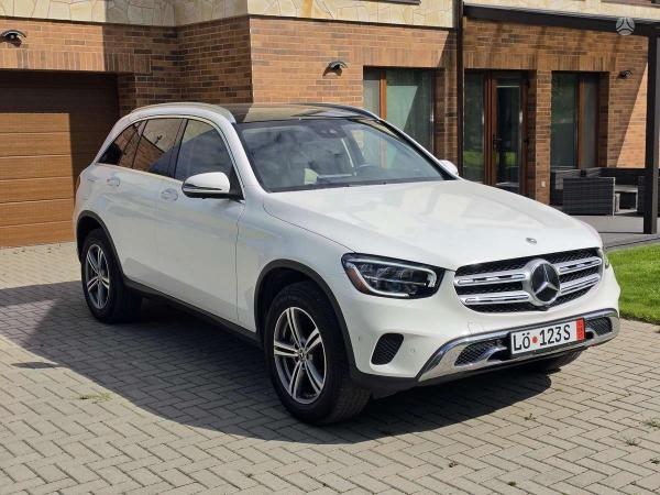 Balts Mercedes-Benz GLC 300 2022 Elektrėnai, ar dzinēja tilpumu 1.99 L un nobraukumu 45 tūkst. km par 24800 €, foto 4 vietnē AUTOMOTO.COM.LV