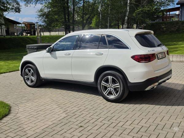 Balts Mercedes-Benz GLC 300 2022 Elektrėnai, ar dzinēja tilpumu 1.99 L un nobraukumu 45 tūkst. km par 24800 €, foto 8 vietnē AUTOMOTO.COM.LV
