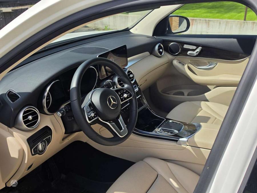 Белый Мерседес GLC 300 2022 в Электренай, объемом двигателя 1.99 л и пробегом 45 тыс. км за 24800 €, фото 9 на AUTOMOTO.COM.LV