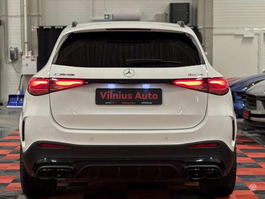 White Mercedes-Benz GLC 300 2023 in Vilnius, with an engine capacity of 2.00 L and mileage of 34 thousand km for 49999 €, photo 5 on AUTOMOTO.COM.LV