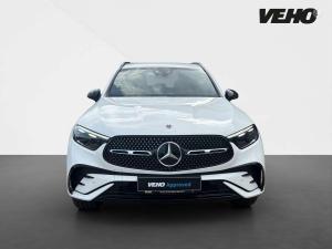 Белый Мерседес GLC 300 2023 в Вильнюс, объемом двигателя 1.99 л и пробегом 117 тыс. км за 49999 €, фото 4 на AUTOMOTO.COM.LV