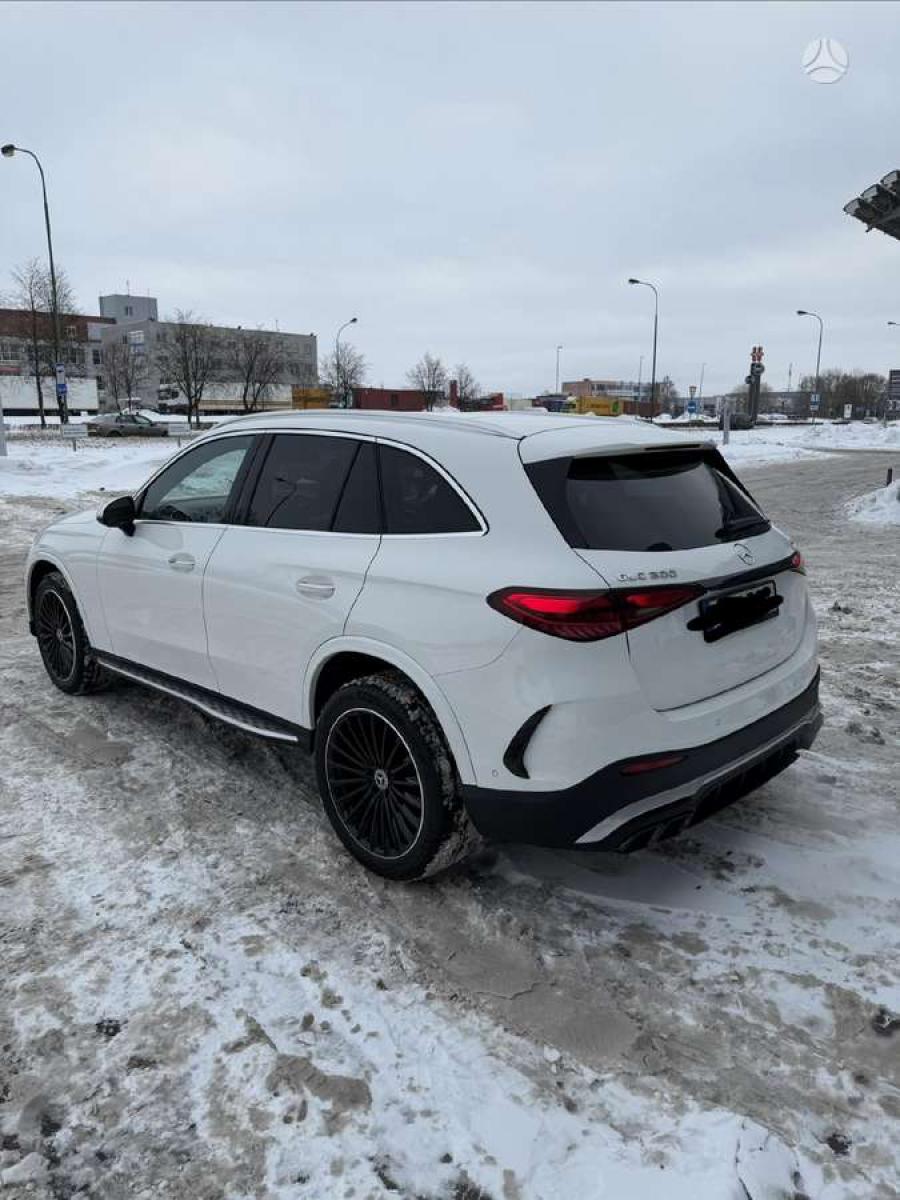 Balts Mercedes-Benz GLC 300 2024 Palanga, ar dzinēja tilpumu 2.00 L un nobraukumu 19 tūkst. km par 46500 €, foto 7 vietnē AUTOMOTO.COM.LV