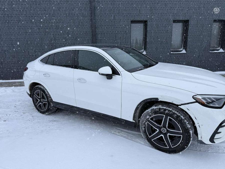 Balts Mercedes-Benz GLC 300 2025 Alīta, ar dzinēja tilpumu 0.20 L un nobraukumu 10 tūkst. km par 47950 €, foto 3 vietnē AUTOMOTO.COM.LV