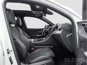 Белый Мерседес GLC 300 2025 в Рига, объемом двигателя 2.00 л и пробегом 28 тыс. км за 66990 €, фото 6 на AUTOMOTO.COM.LV
