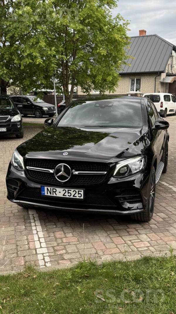 Black Mercedes-Benz GLC 350 2018 in Riga, with an engine capacity of 3.00 L and mileage of 164 thousand km for 27500 €, photo 2 on AUTOMOTO.COM.LV