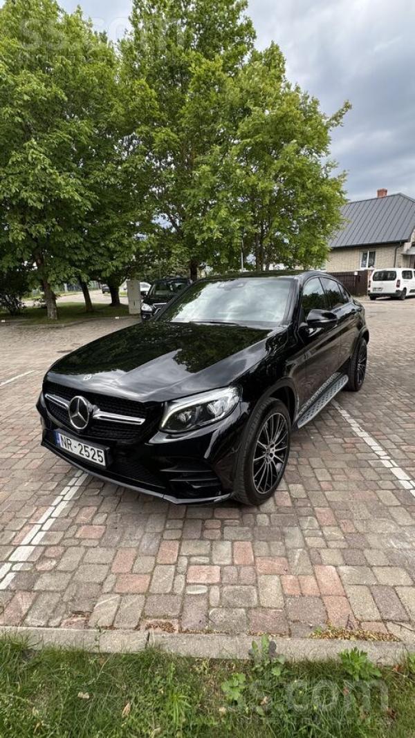 Black Mercedes-Benz GLC 350 2018 in Riga, with an engine capacity of 3.00 L and mileage of 164 thousand km for 27500 €, photo 5 on AUTOMOTO.COM.LV