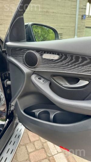 Black Mercedes-Benz GLC 350 2018 in Riga, with an engine capacity of 3.00 L and mileage of 164 thousand km for 27500 €, photo 15 on AUTOMOTO.COM.LV