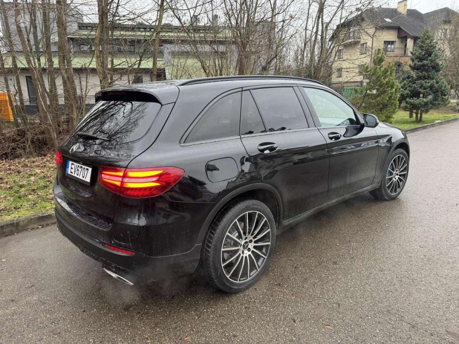 Black Mercedes-Benz GLC 350 2016 in Kaunas, with an engine capacity of 1.99 L and mileage of 157 thousand km for 22200 €, photo 2 on AUTOMOTO.COM.LV