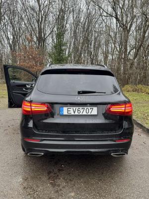 Black Mercedes-Benz GLC 350 2016 in Kaunas, with an engine capacity of 1.99 L and mileage of 157 thousand km for 22200 €, photo 5 on AUTOMOTO.COM.LV