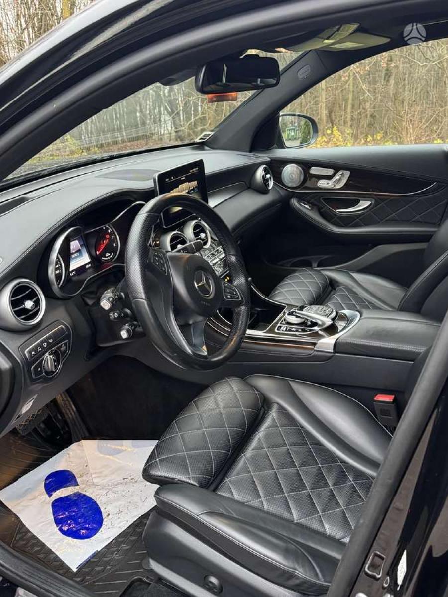 Black Mercedes-Benz GLC 350 2016 in Kaunas, with an engine capacity of 1.99 L and mileage of 157 thousand km for 22200 €, photo 11 on AUTOMOTO.COM.LV