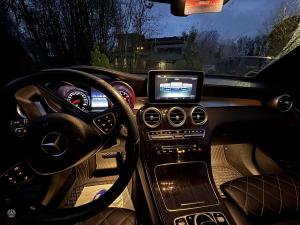 Black Mercedes-Benz GLC 350 2016 in Kaunas, with an engine capacity of 1.99 L and mileage of 157 thousand km for 22200 €, photo 18 on AUTOMOTO.COM.LV