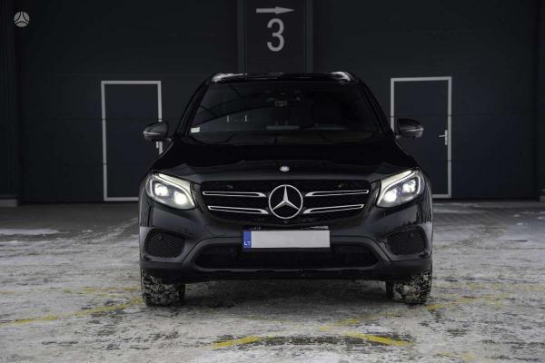 Black Mercedes-Benz GLC 350 2016 in Vilnius, with an engine capacity of 1.99 L and mileage of 158 thousand km for 23000 €, photo 2 on AUTOMOTO.COM.LV