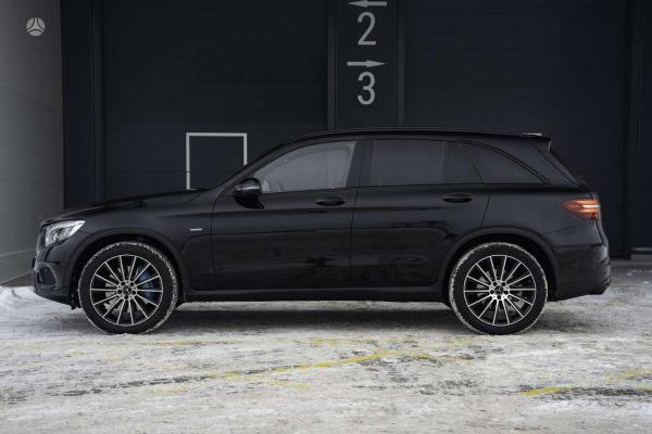 Black Mercedes-Benz GLC 350 2016 in Vilnius, with an engine capacity of 1.99 L and mileage of 158 thousand km for 23000 €, photo 6 on AUTOMOTO.COM.LV