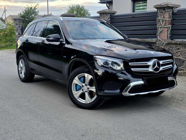 Melns Mercedes-Benz GLC 350 2016 Radviliškis, ar dzinēja tilpumu 1.99 L un nobraukumu 260 tūkst. km par 9150 €, foto 4 vietnē AUTOMOTO.COM.LV