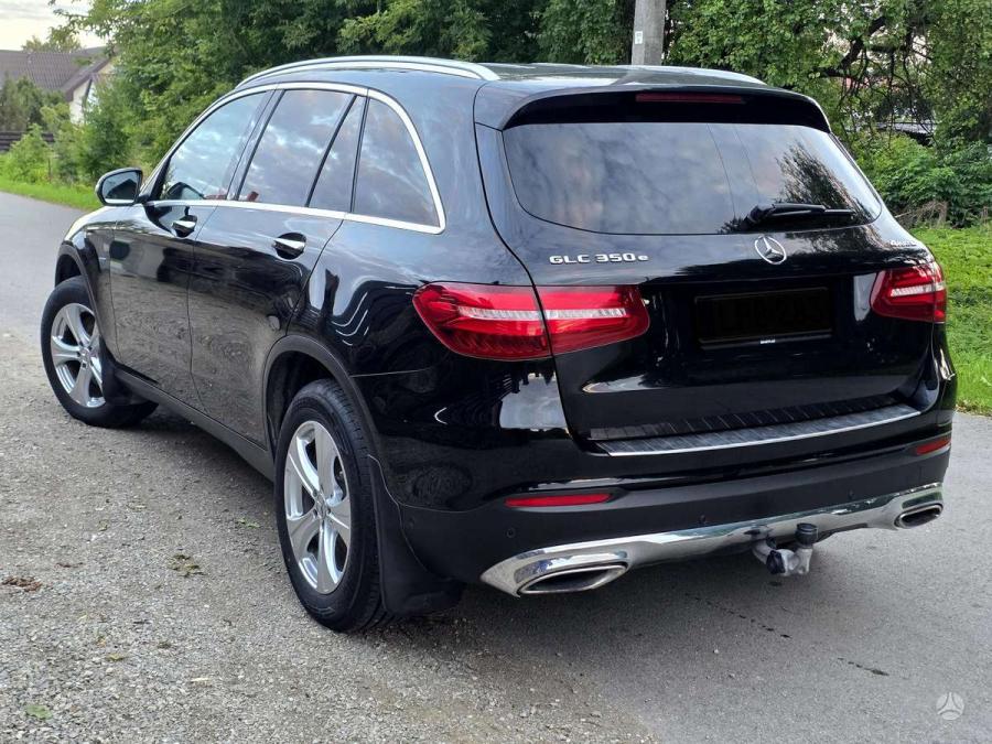 Melns Mercedes-Benz GLC 350 2016 Radviliškis, ar dzinēja tilpumu 1.99 L un nobraukumu 260 tūkst. km par 9150 €, foto 10 vietnē AUTOMOTO.COM.LV